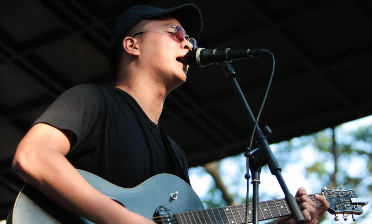 MLDSPOT | Ben Sihombing, Bawa Musik Melankolis dan Romantis Buat ...