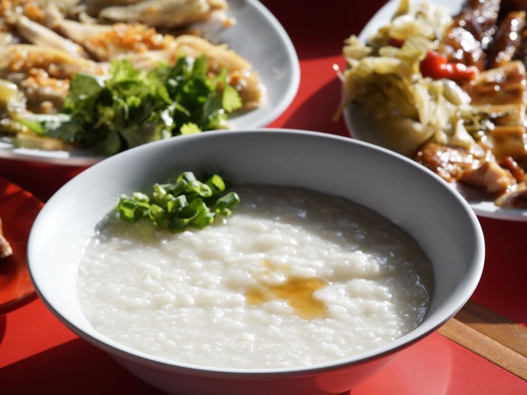 MLDSPOT | Bubur Cap Tiger: Nikmatnya Bubur Otentik di Tengah Keriuhan ...