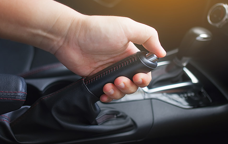 MLDSPOT | Cara Mudah Atasi Rem Tangan Mobil Macet