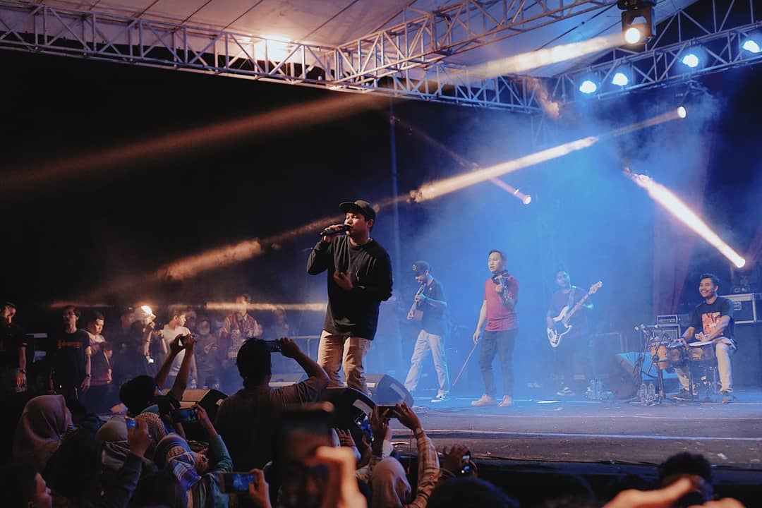 MLDSPOT | Guyon Waton, Cara Menikmati Musik Dangdut Khas Anak Muda