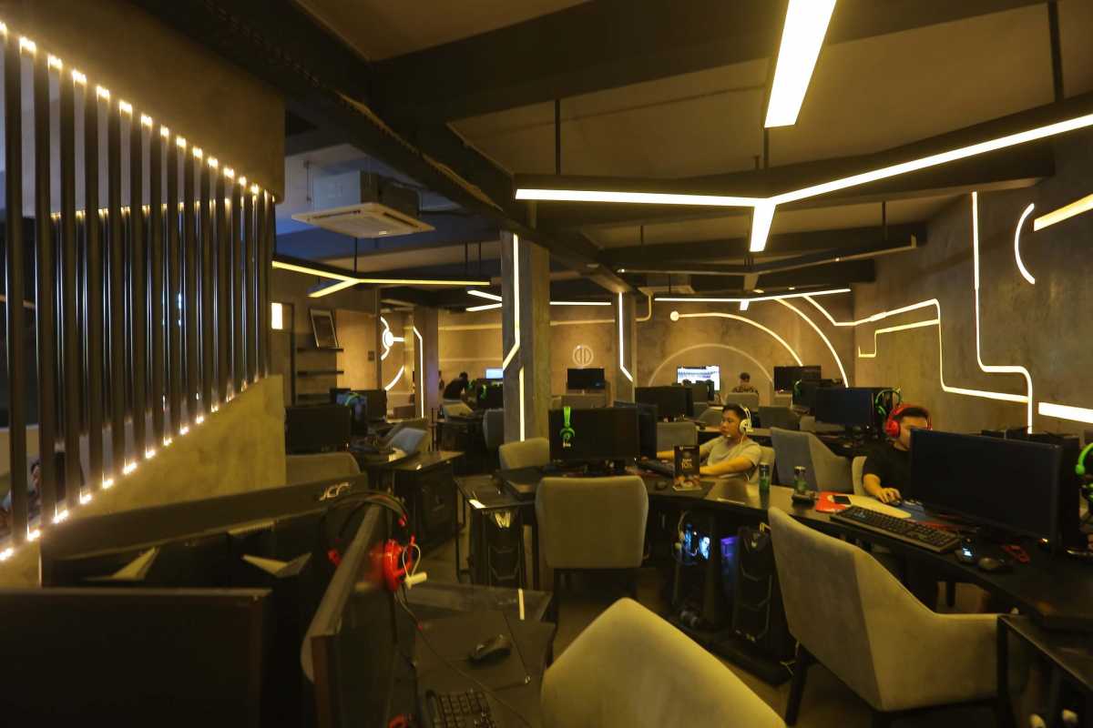 MLDSPOT | High Ground: Surganya Pecinta Game Online