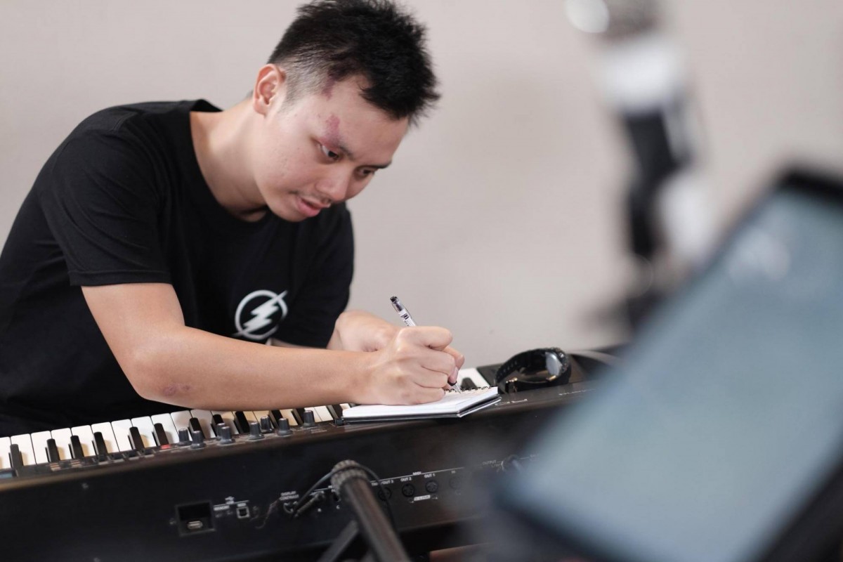 MLDSPOT | Menaklukan Aransemen Ronald Steven Dalam Hitungan Jam