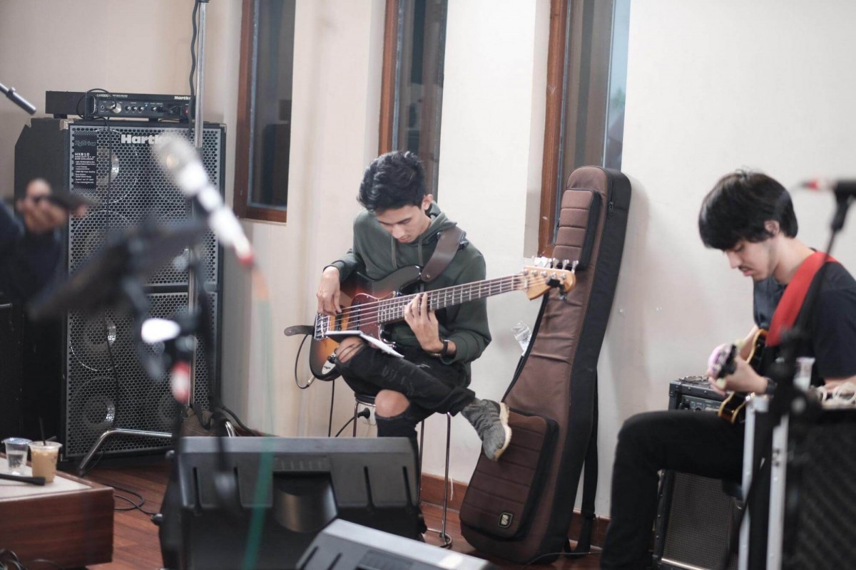 MLDSPOT | Menaklukan Aransemen Ronald Steven Dalam Hitungan Jam