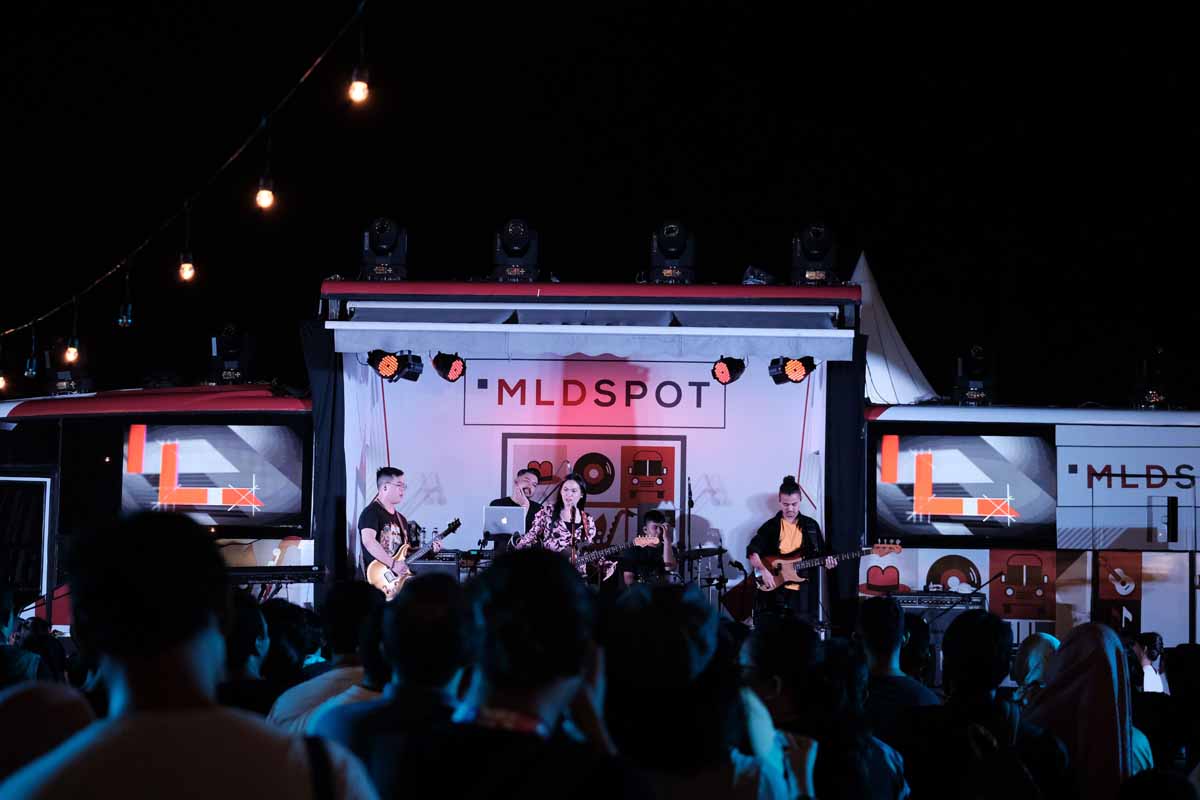 MLDSPOT | Panggung Intim Stage Bus Jazz Tour di Hari ke Dua Java Jazz ...