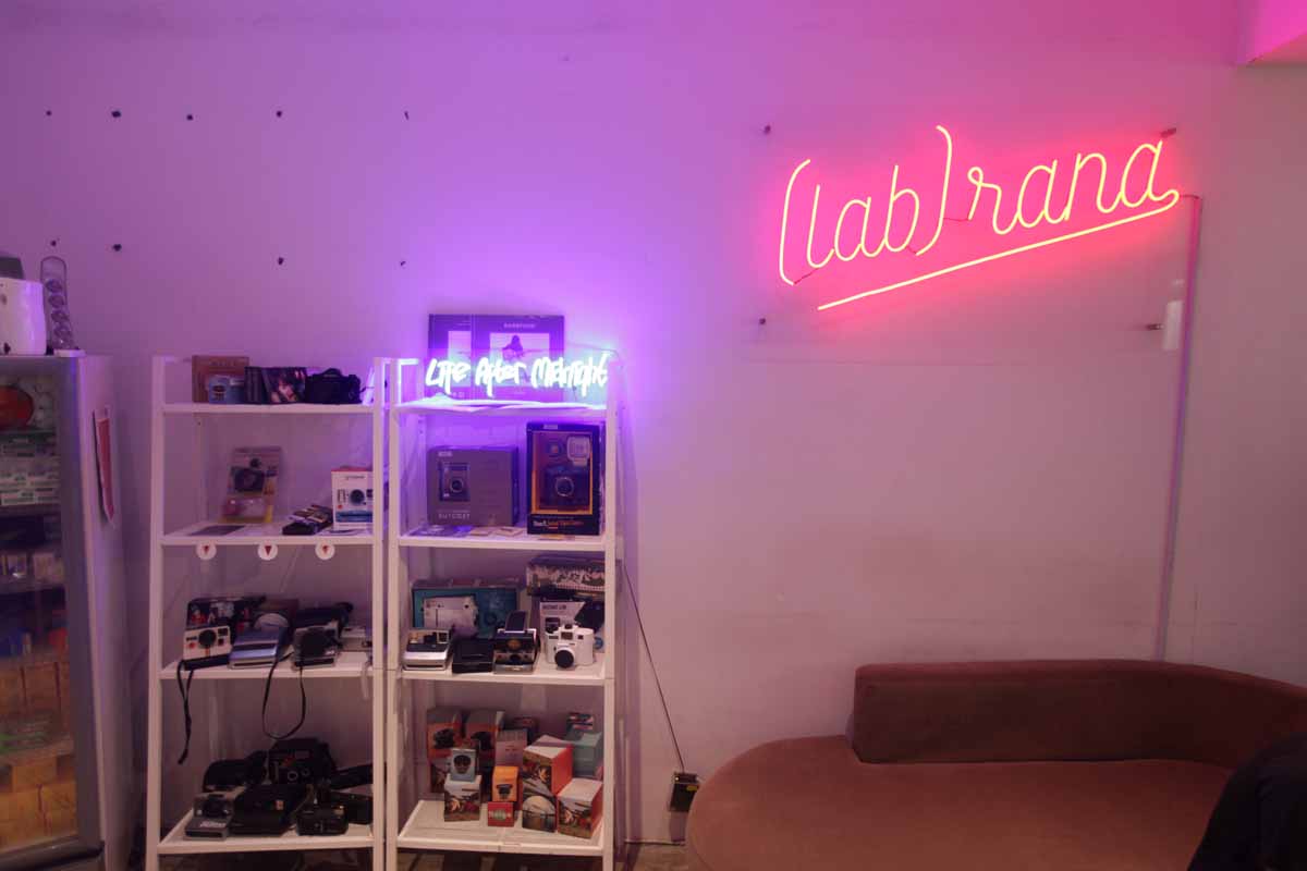 MLDSPOT | (Lab) Rana Jakarta, Lebih Dari Tempat Cuci-Scan Roll Film