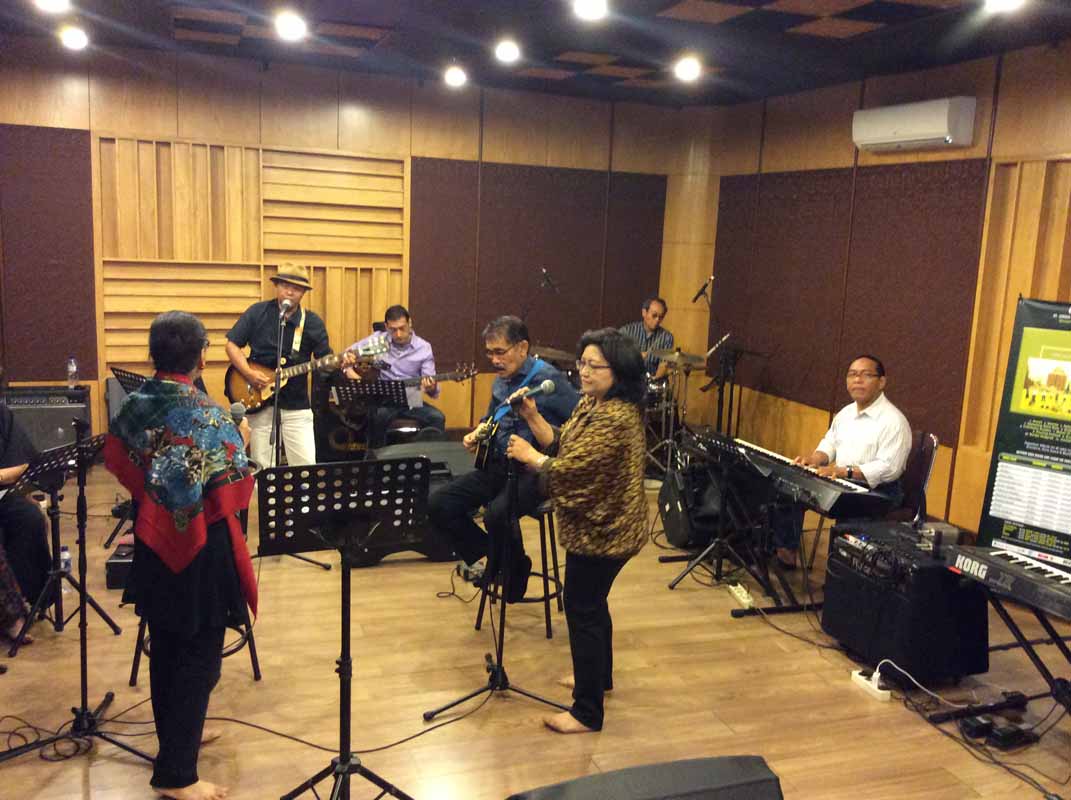 MLDSPOT | Lebih dari Sekadar Dosen, Kenalan dengan The Professor Band!
