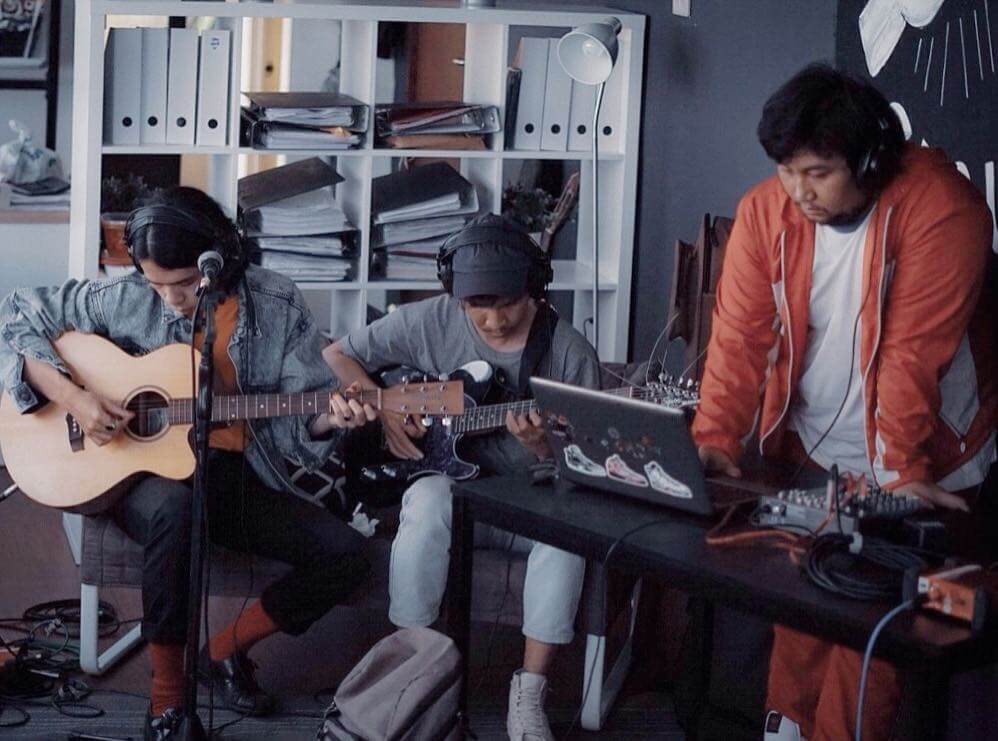 MLDSPOT | Kenalan dengan Pijar Music, Band Indie asal Medan yang ...