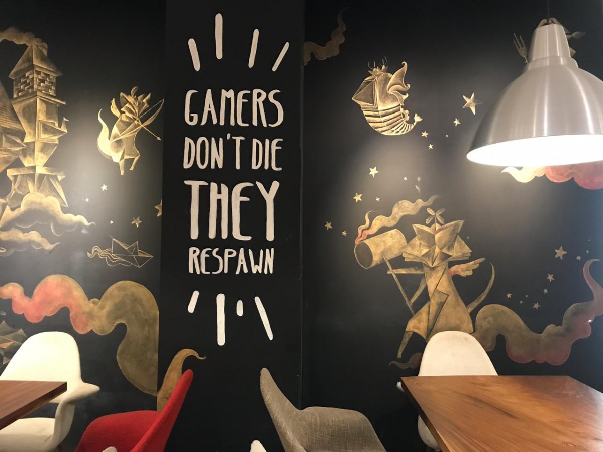 MLDSPOT | The Bunker Cafe, Kawinkan Keseruan Board Game dan Kuliner